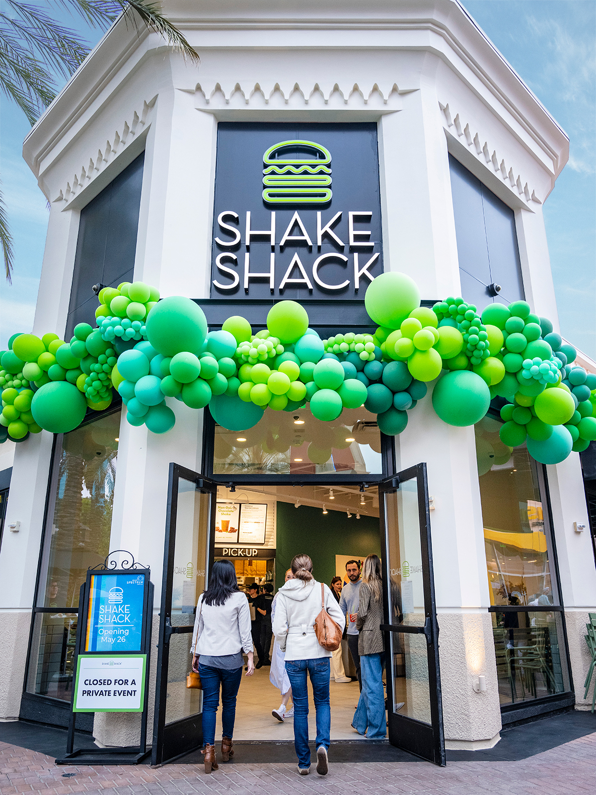 Shake Shack shakes up the burger scene - Irvine Community Connection